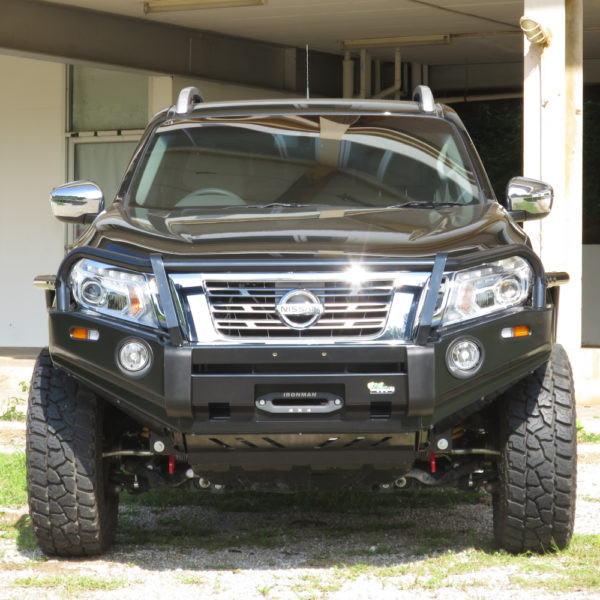 NISSAN NP300 D23 2015 - 2018 Commercial Deluxe Bull Bar - IRONMAN 4X4