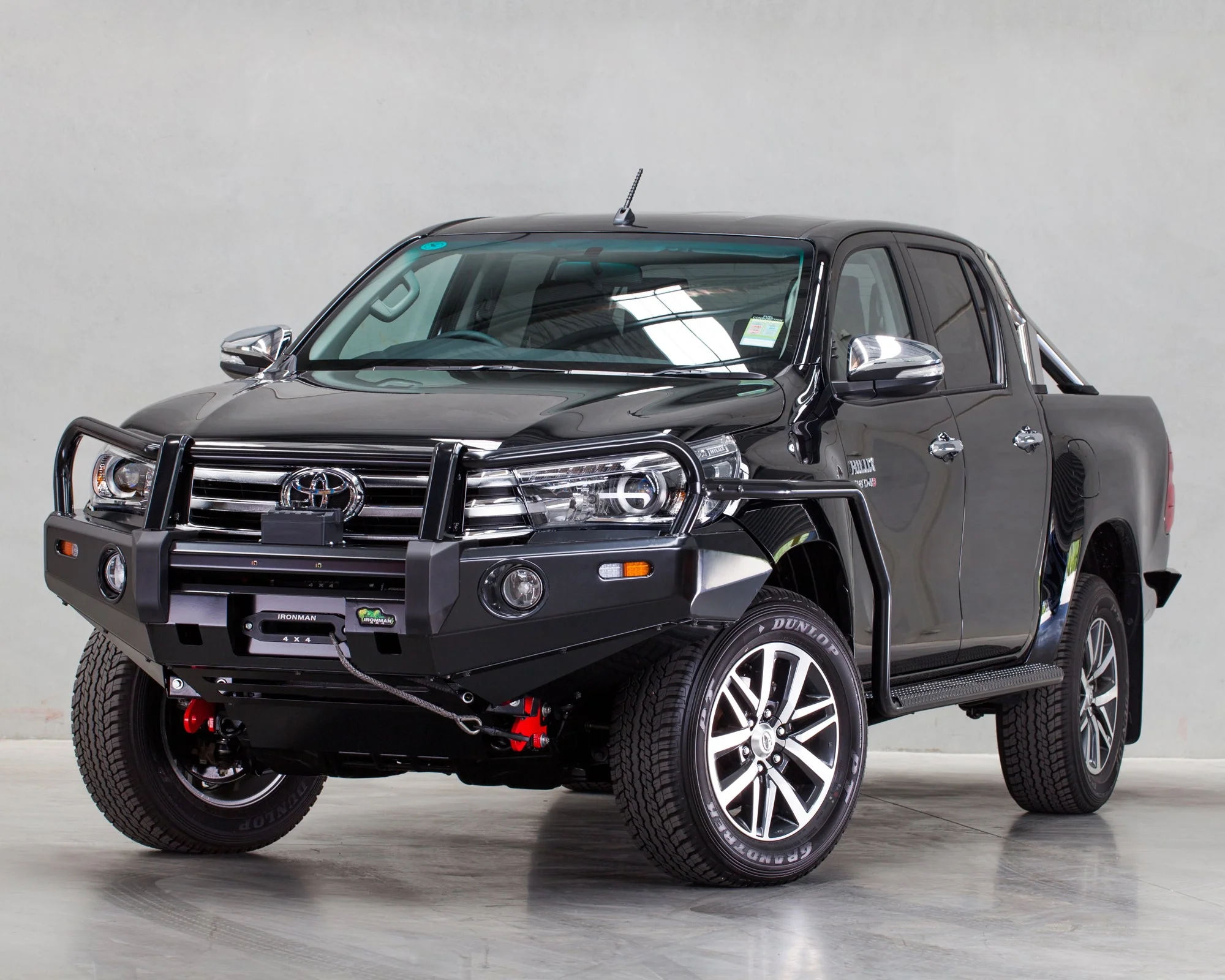 Toyota Hilux 8th Gen, 2015 - 2018 Commercial Deluxe Bull Bar - IRONMAN 4X4